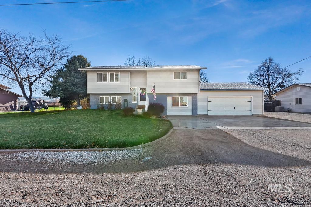 3894 NW Morris Way, Mountain Home, ID 83647 - See Est. Value, Schools ...