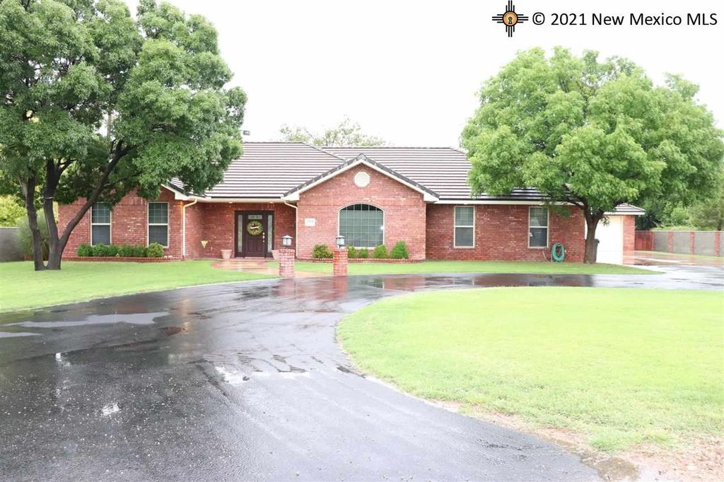 1504 N Guadalupe St, Carlsbad, NM 88220 - See Est. Value, Schools & More