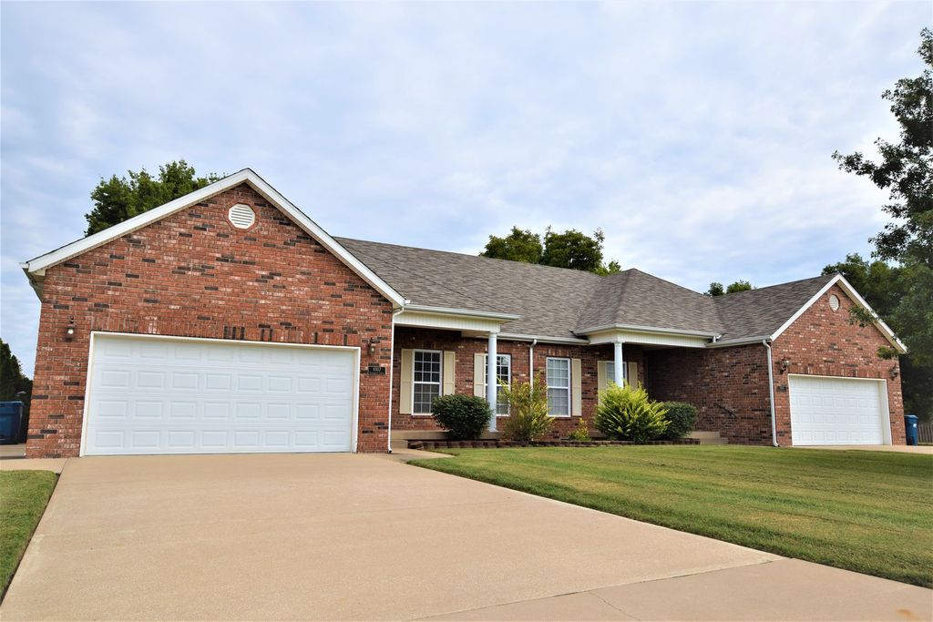 1005 Southgate Cir #1005, Carl Junction, MO 64834 - Trulia | Trulia