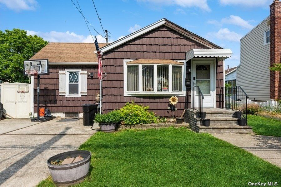 1453 Midian Street, Merrick, NY 11566 | Trulia