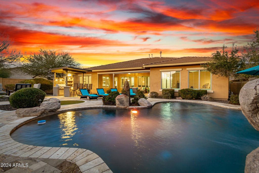 12821 W Via Caballo Blanco Dr, Peoria, AZ 85383 - See Est. Value ...