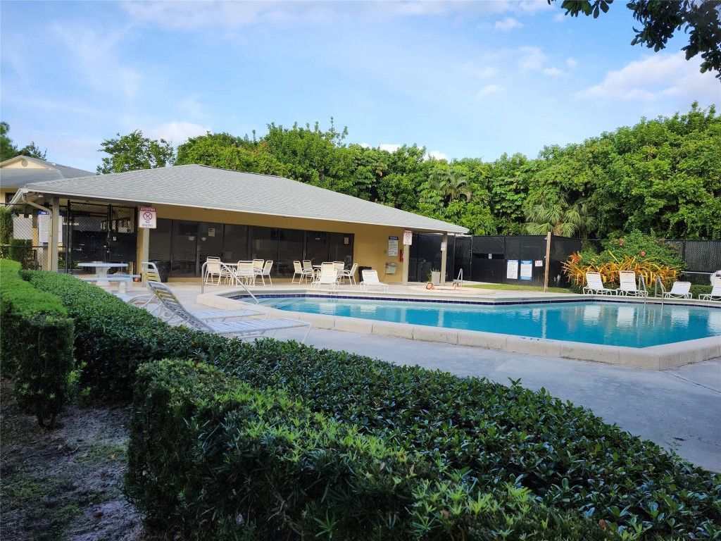 545 Trace Cres #105, Deerfield Beach, FL 33441 - See Est. Value ...