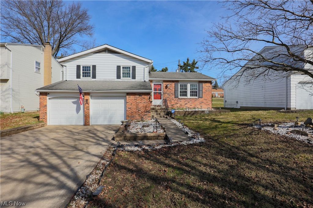 13577 Foxcroft Dr, Garfield Heights, OH 44125 - See Est. Value, Schools ...