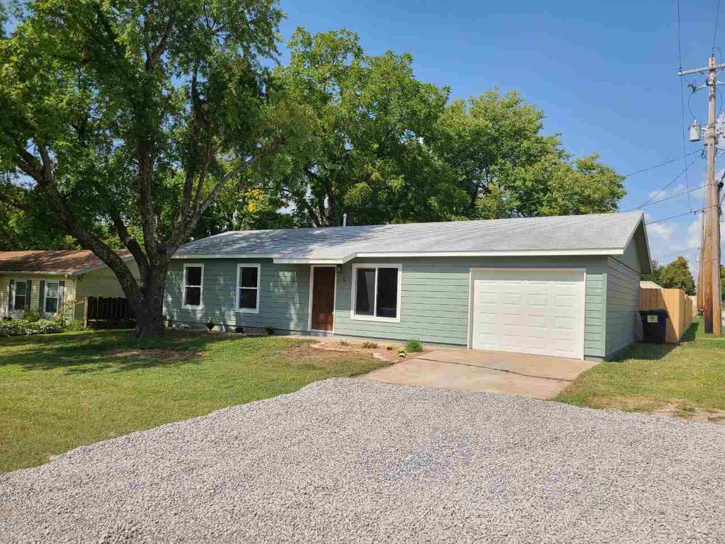 114 W 4th St, Burden, KS 67019 | Trulia
