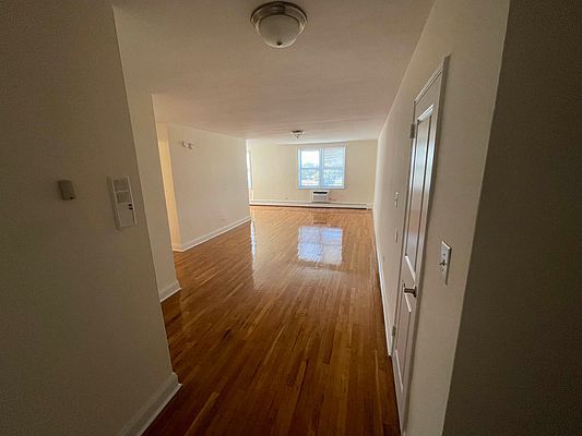 84-31 Van Wyck Expy #714, Jamaica, NY 11435 - See Est. Value, Schools ...