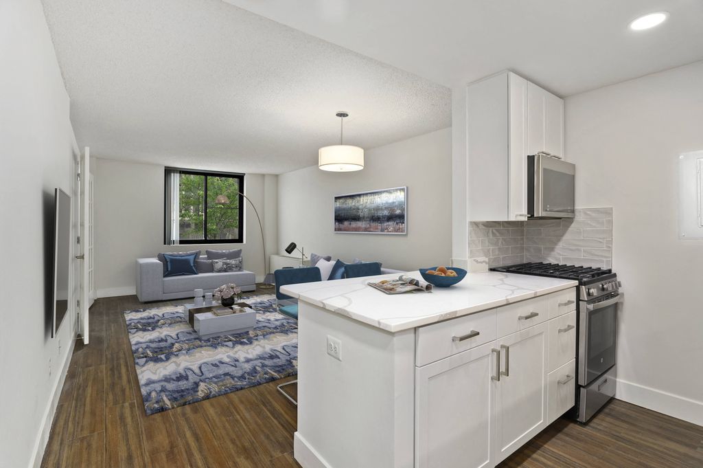 320 23rd St S #933, Arlington, VA 22202 - See Est. Value, Schools & More