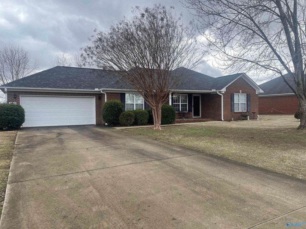 100 Cypress Dr, Decatur, AL 35603 - See Est. Value, Schools & More