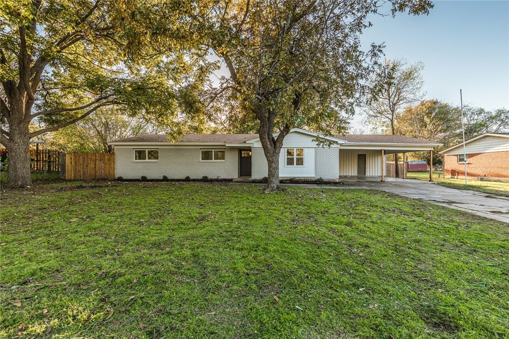 1104 N Old Robinson Rd, Robinson, TX 76706 - See Est. Value, Schools & More