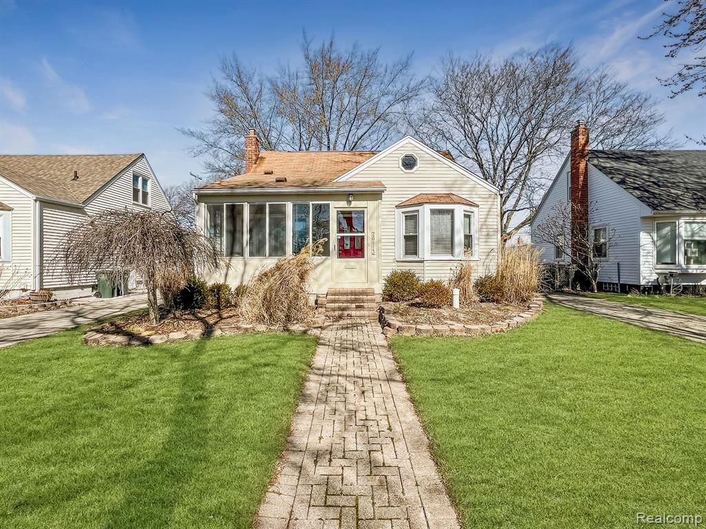 20113 Rosedale St, Saint Clair Shores, MI 48080 - See Est. Value ...