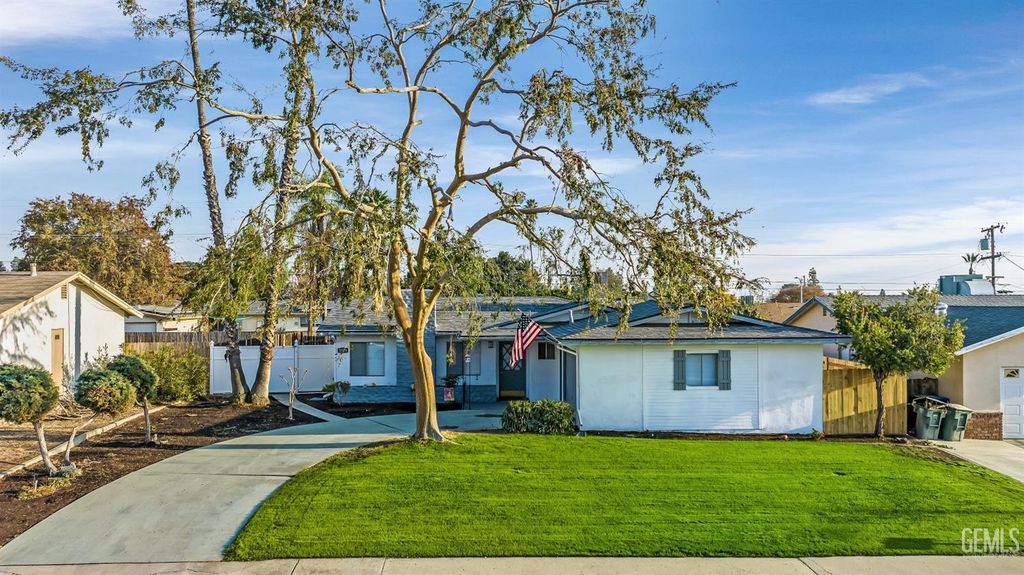 3519 Redlands Dr, Bakersfield, CA 93306 - See Est. Value, Schools & More