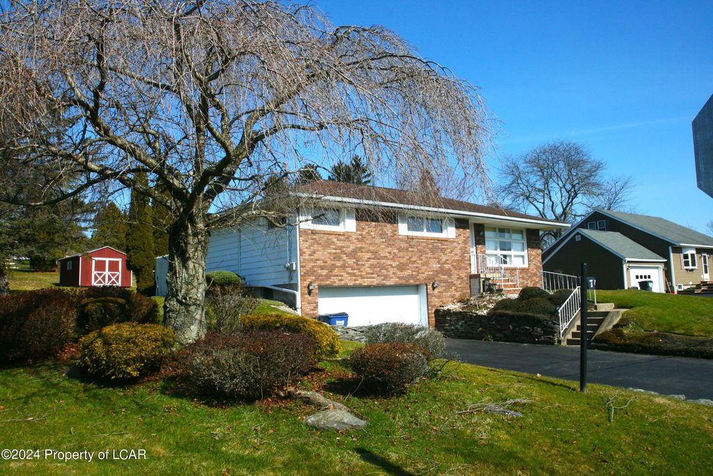 7 E Meadow St, Shavertown, PA 18708 - See Est. Value, Schools & More