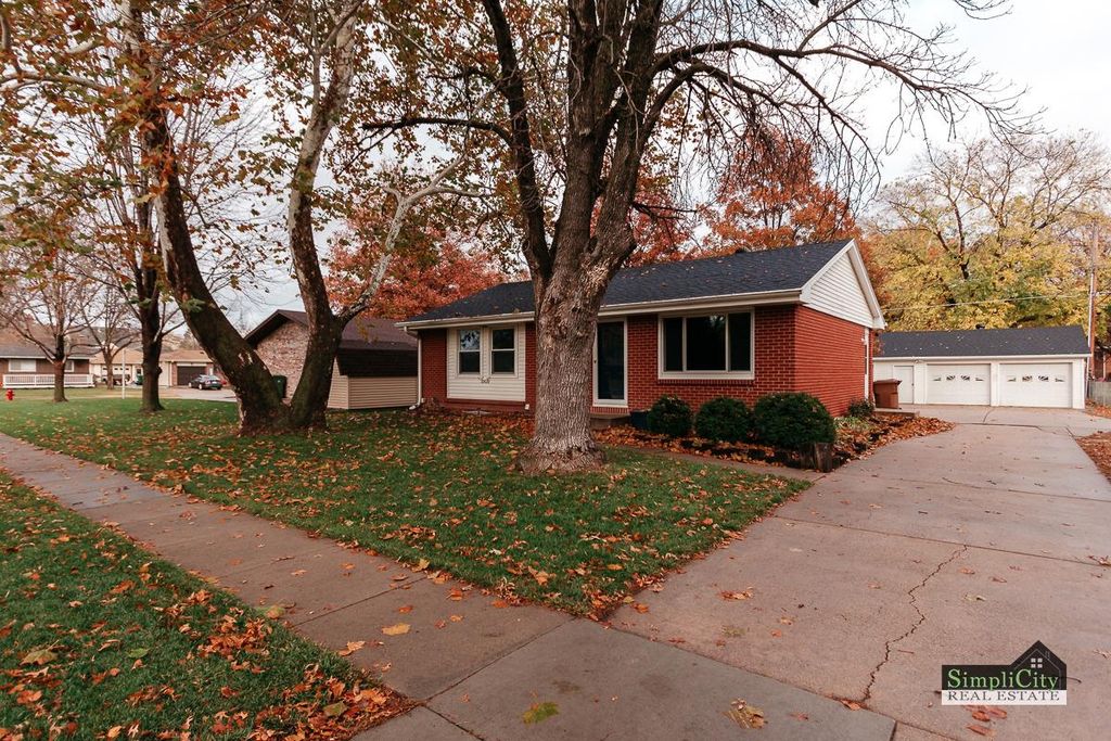 10420 N 142nd St, Waverly, NE 68462 - See Est. Value, Schools & More