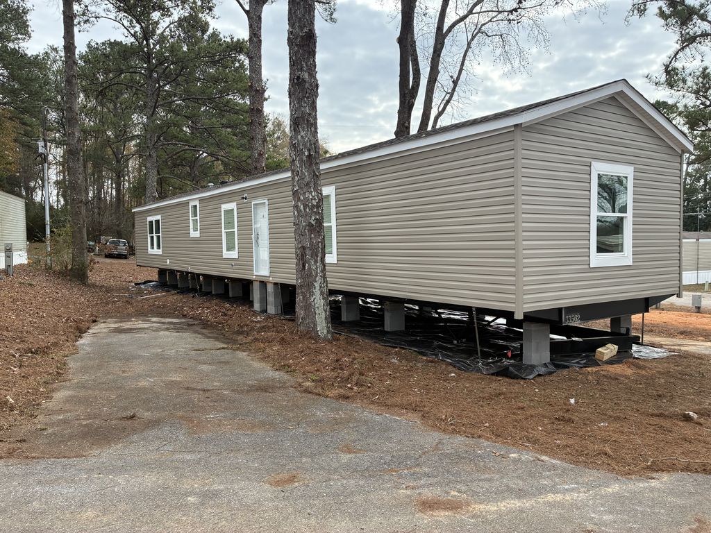8 Black Snake Trailer Park, Clanton, AL 35045 | Trulia