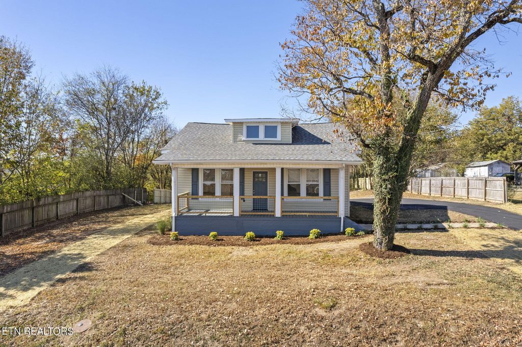 806 Gresham Rd, Knoxville, TN 37918 - See Est. Value, Schools & More