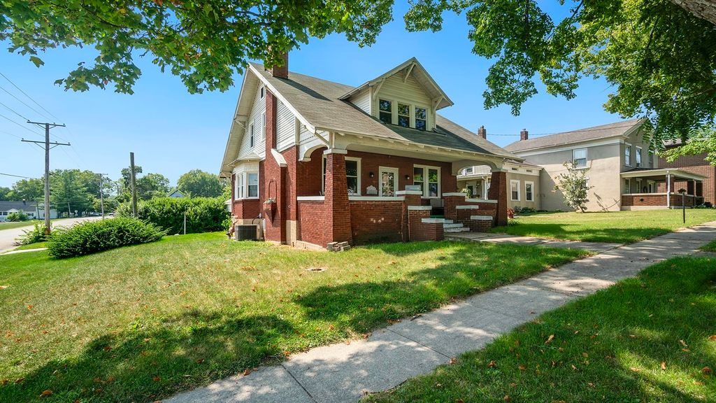201 Jefferson St, Oregon, IL 61061 - See Est. Value, Schools & More