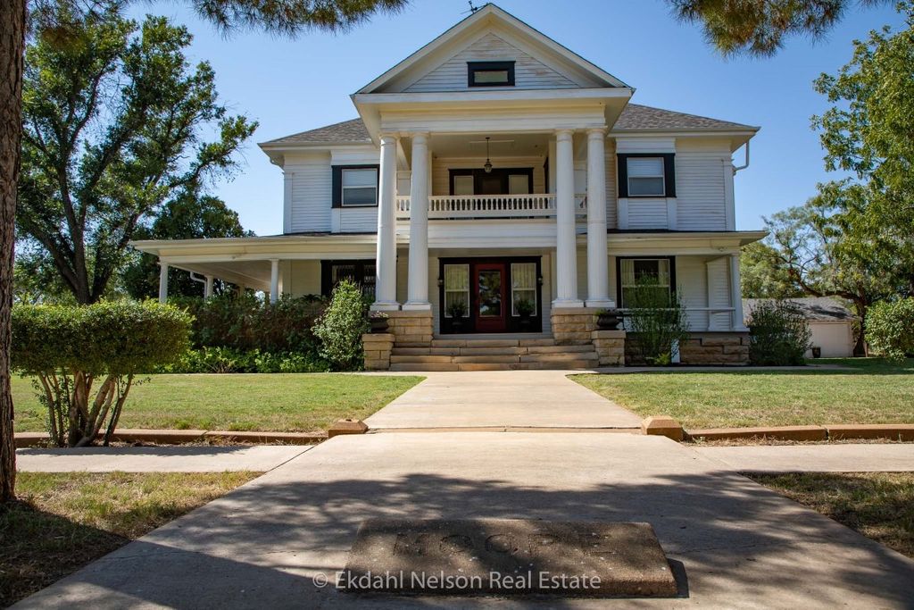 444 NW A Ave, Hamlin, TX 79520 - See Est. Value, Schools & More