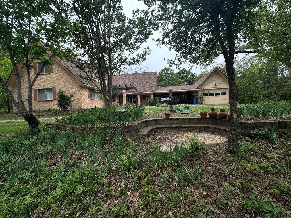 5501 W Mayfield Rd, Arlington, TX 76016 - See Est. Value, Schools & More