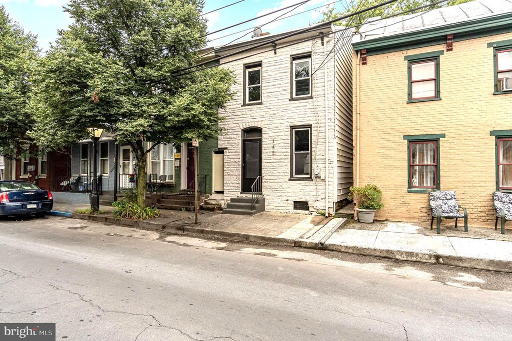 142 N Pitt St, Carlisle, PA 17013 - See Est. Value, Schools & More