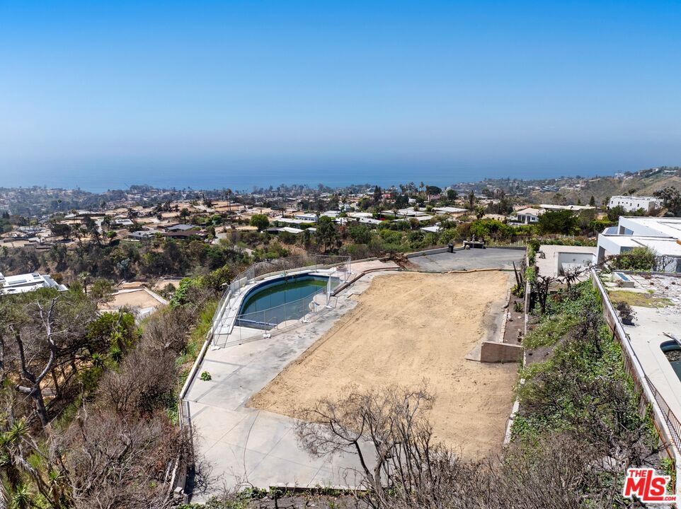 1166 Lachman Ln, Pacific Palisades, CA 90272 - See Est. Value, Schools ...