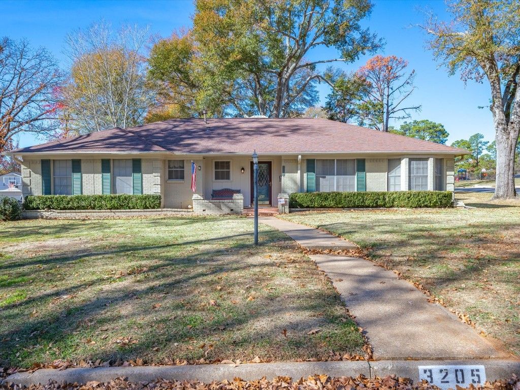 3205 Fry Ave, Tyler, TX 75701 - See Est. Value, Schools & More