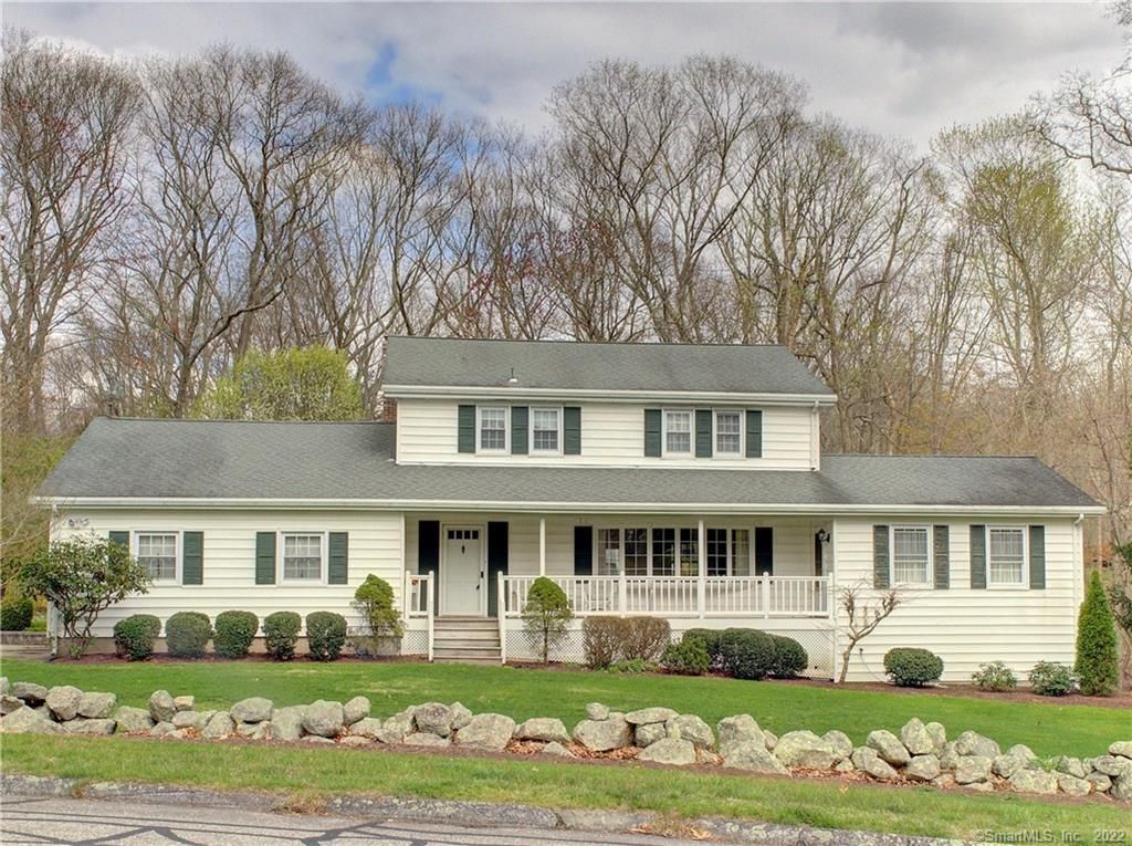5 Palmer Dr, Gales Ferry, CT 06335 | Trulia