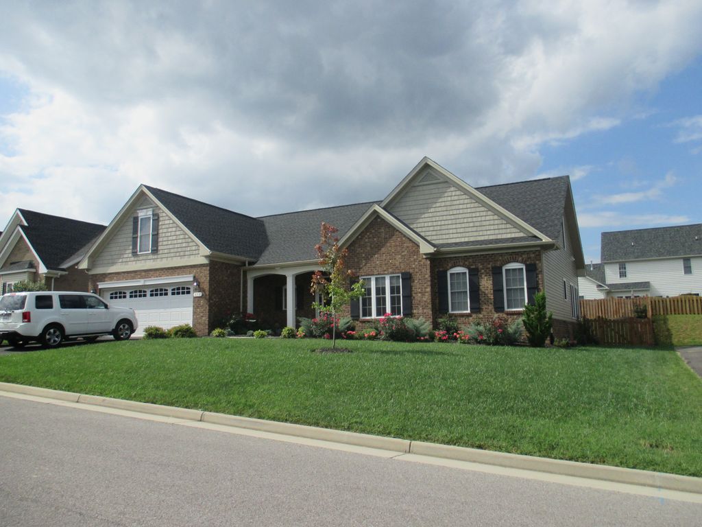 2312 Foxfield Ln, Salem, VA 24153 - See Est. Value, Schools & More