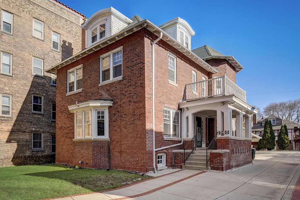 2540 North Lake DRIVE, Milwaukee, WI 53211 - See Est. Value, Schools & More