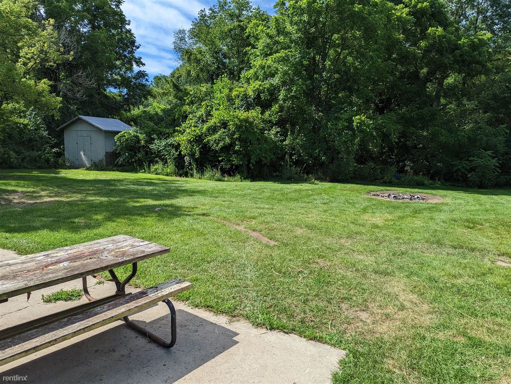 3800 E Michigan Ave, Jackson, MI 49202 - See Est. Value, Schools & More