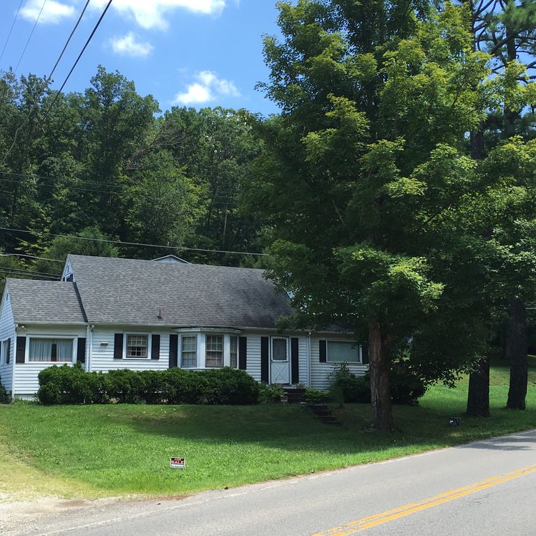 1400 Spring Valley Dr, Huntington, WV 25701 - See Est. Value, Schools ...