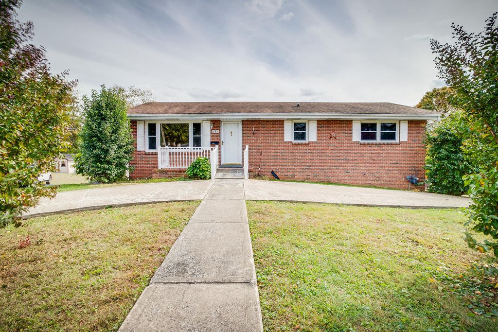 385 Meadowcrest Dr, Bristol, VA 24201 - See Est. Value, Schools & More