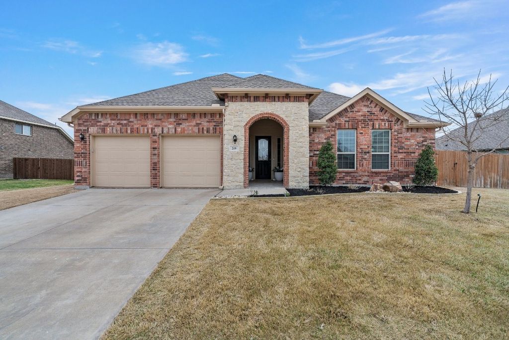 219 Hackney Dr, Waxahachie, TX 75165 - See Est. Value, Schools & More