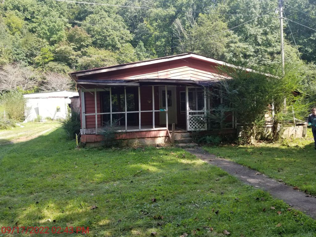 98 Right St, Kimper, KY 41539 - See Est. Value, Schools & More