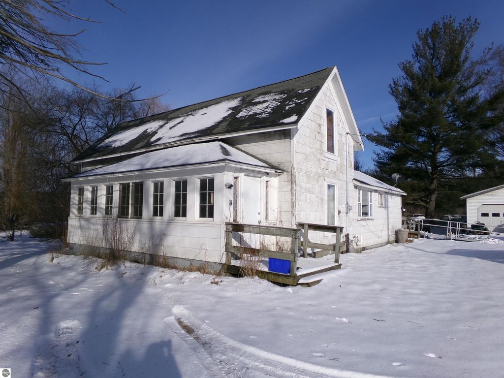 3798 W Remus Rd, Mount Pleasant, MI 48858 | MLS# 1919454 | Trulia
