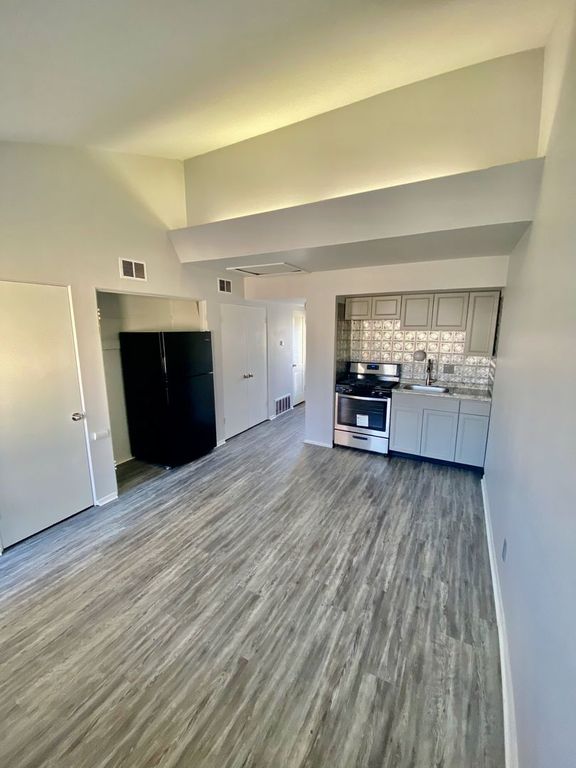 2323 Woodson Rd, Saint Louis, MO 63114 - See Est. Value, Schools & More