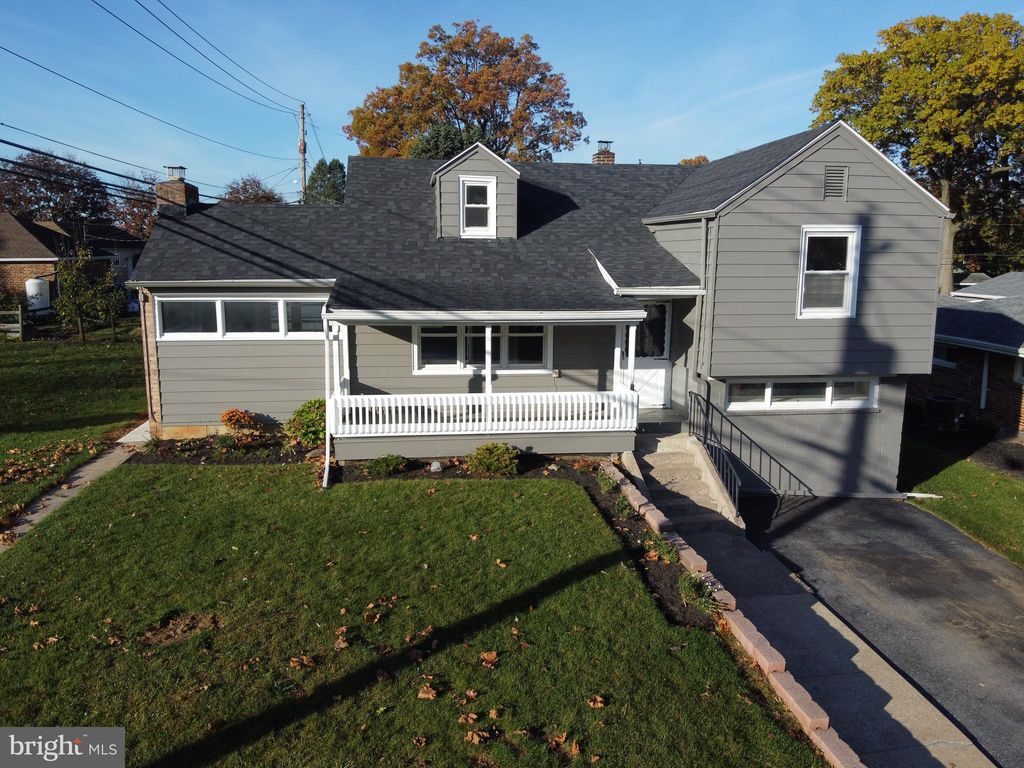 950 30th St, Camp Hill, PA 17011 - See Est. Value, Schools & More