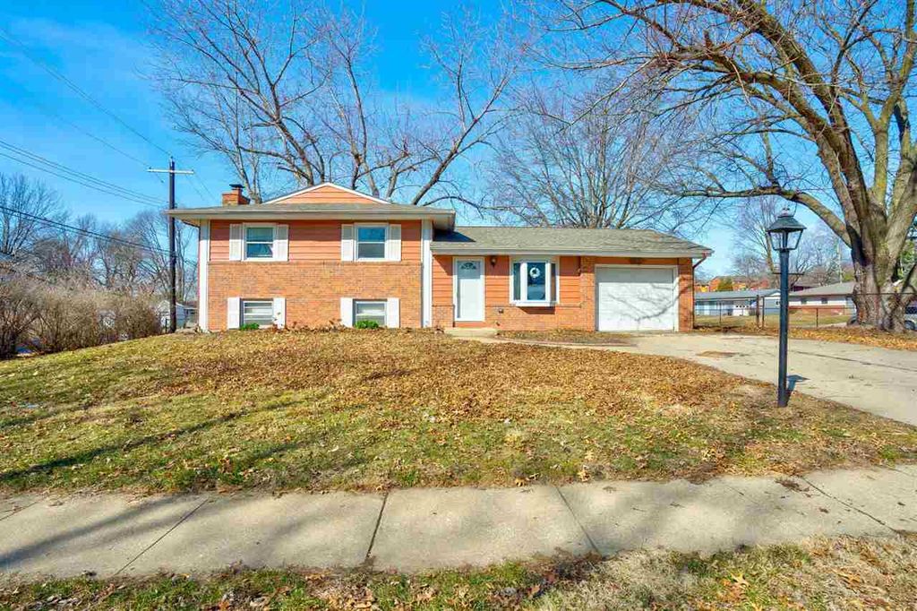 826 20th Ave, Coralville, IA 52241 - See Est. Value, Schools & More