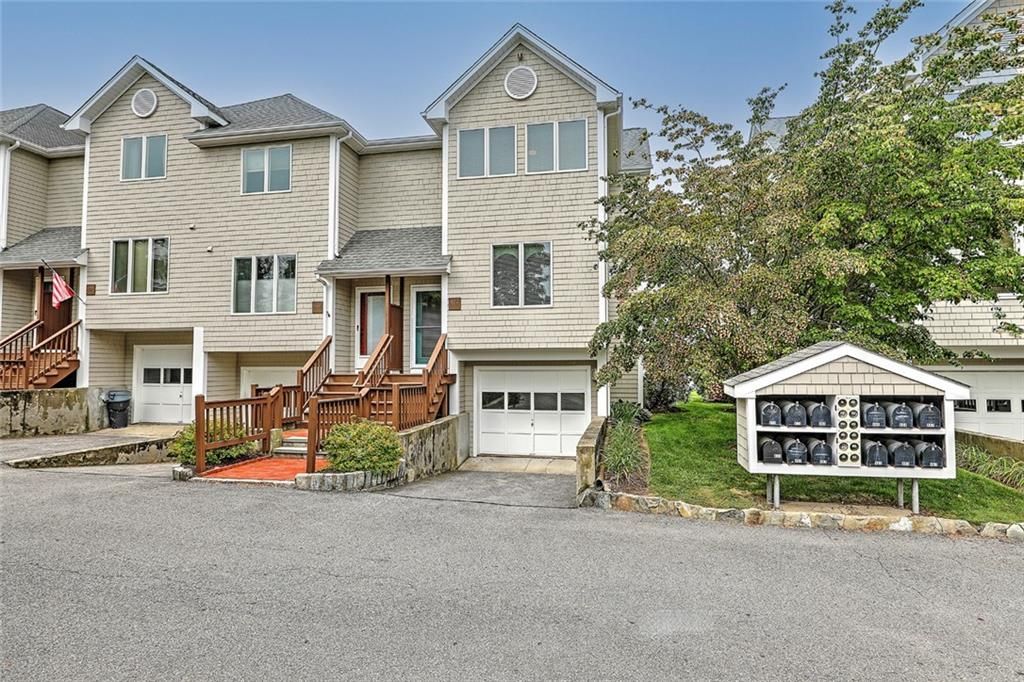 467 N Ln, Bristol, RI 02809 - See Est. Value, Schools & More