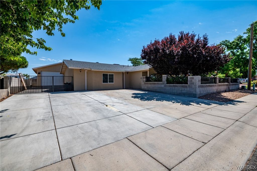 3284 N Apache St, Kingman, AZ 86401 | MLS# 004744 | Trulia