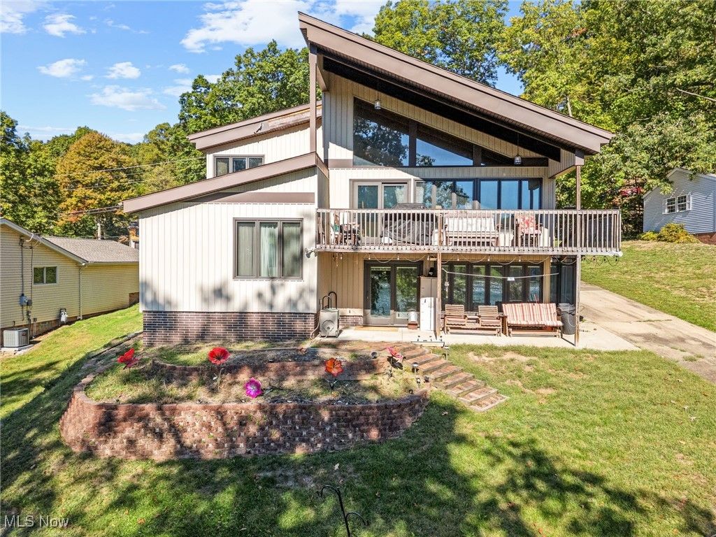 158 W Mohawk Dr, Malvern, OH 44644 | MLS# 5161446 | Trulia