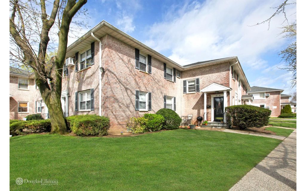 8224 Langdale St, New Hyde Park, NY 11040 - See Est. Value, Schools & More