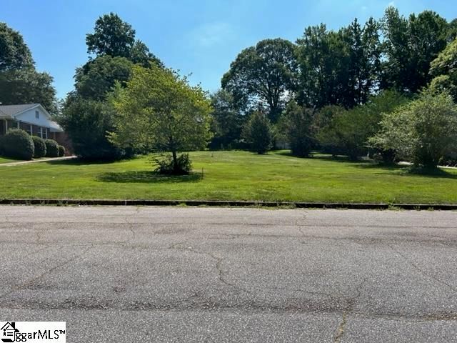 29 Lake Forest Dr, Greenville, SC 29609 | MLS# 1503365 | Trulia