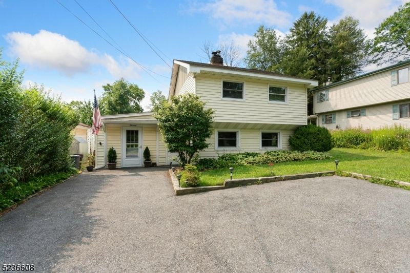 13 Ardena Rd, Hewitt, NJ 07421 - See Est. Value, Schools & More