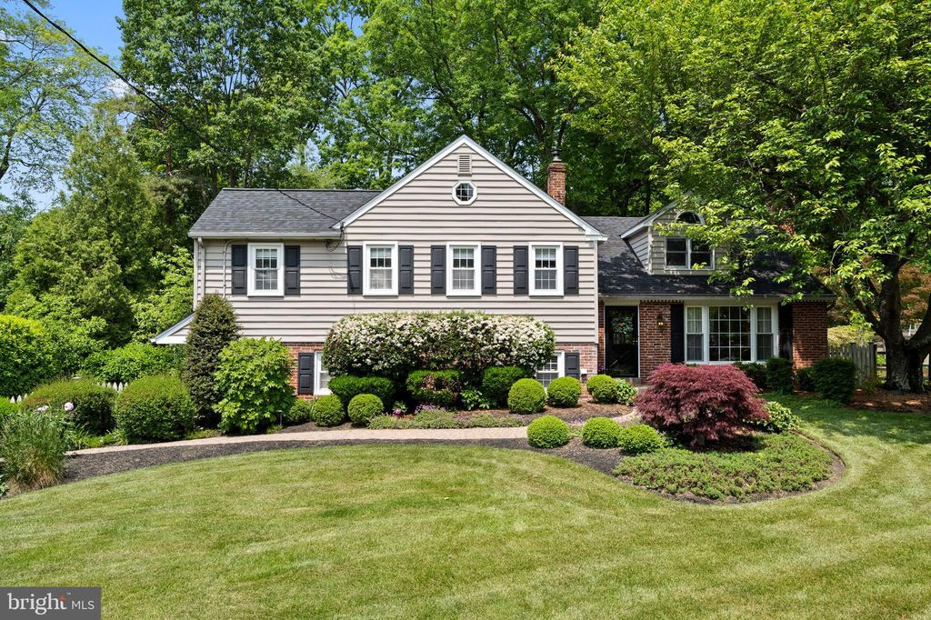 411 Heatherwood Ln, Devon, PA 19333 - See Est. Value, Schools & More