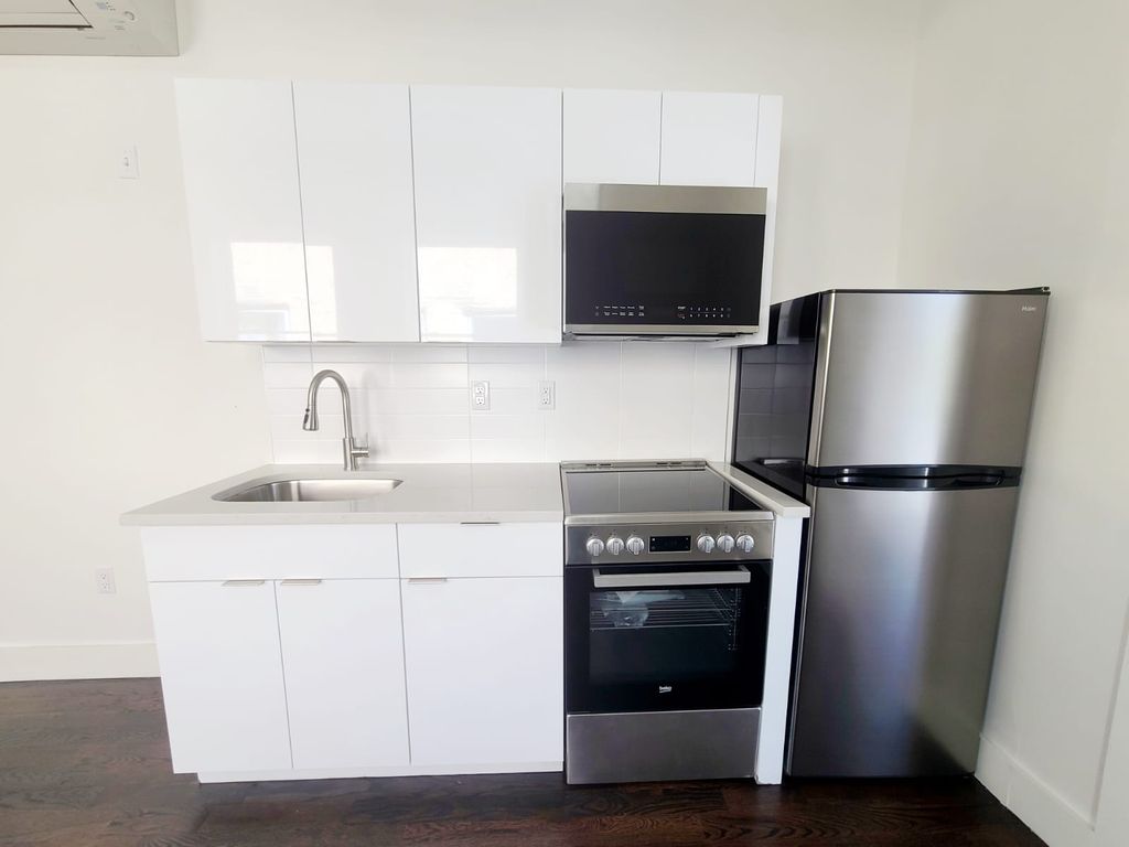 218 E 201st St #2, Bronx, NY 10458 | Trulia