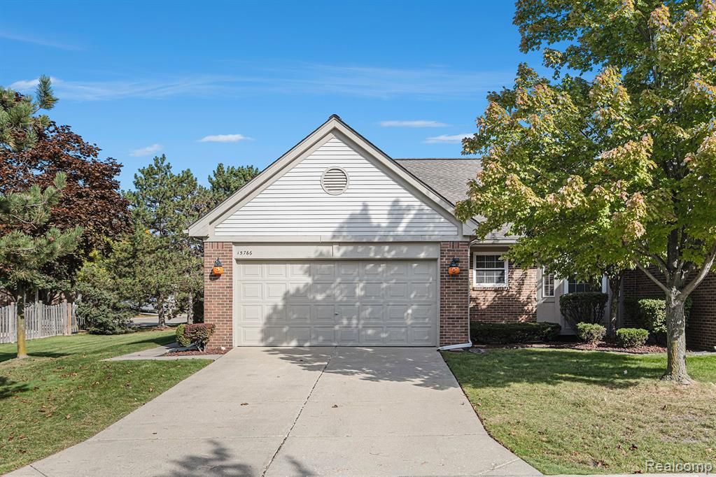 15766 Golfview Drive Blvd, Riverview, MI 48193 | Trulia