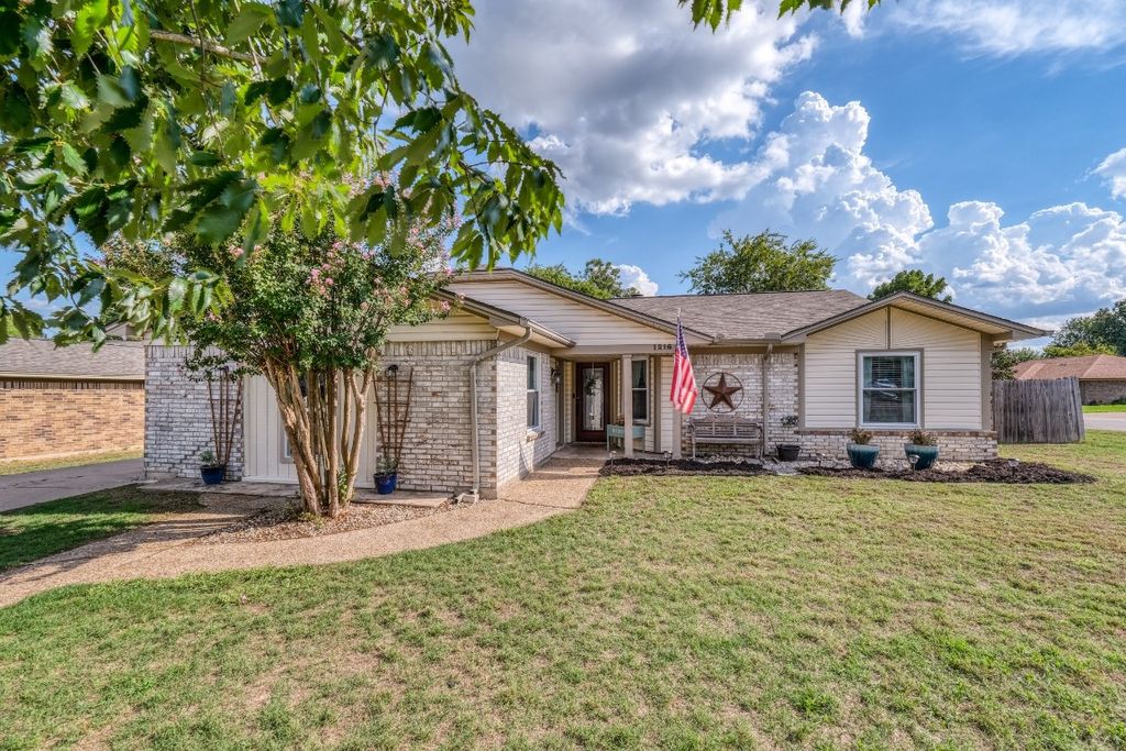 1216 Mercedes St, Benbrook, TX 76126 - See Est. Value, Schools & More