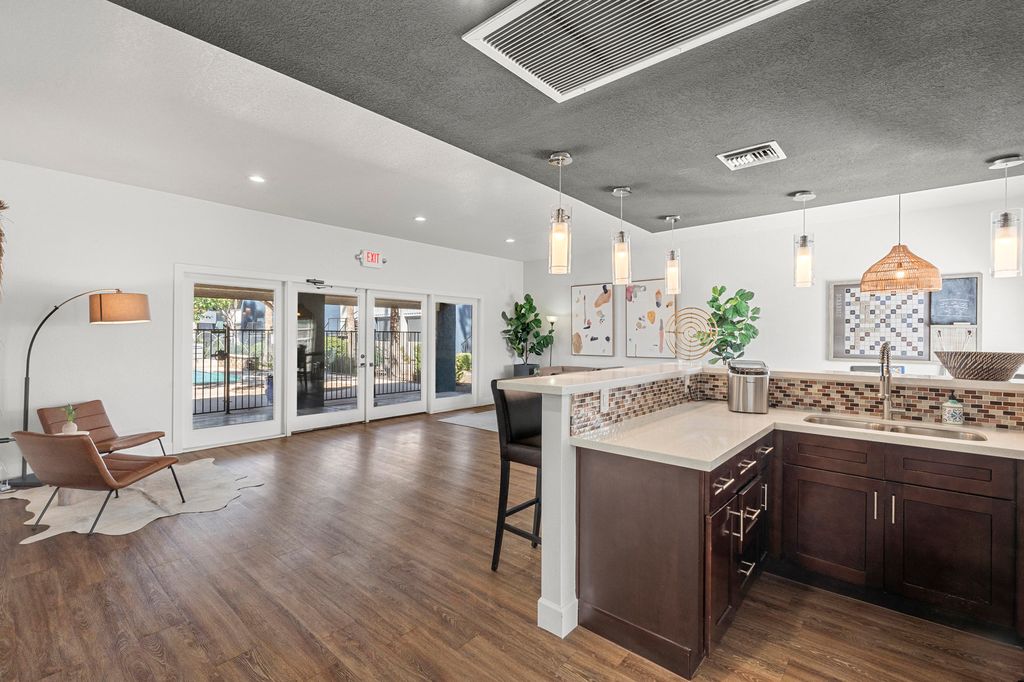 3330 W Greenway Rd #2040, Phoenix, AZ 85053 - See Est. Value, Schools ...