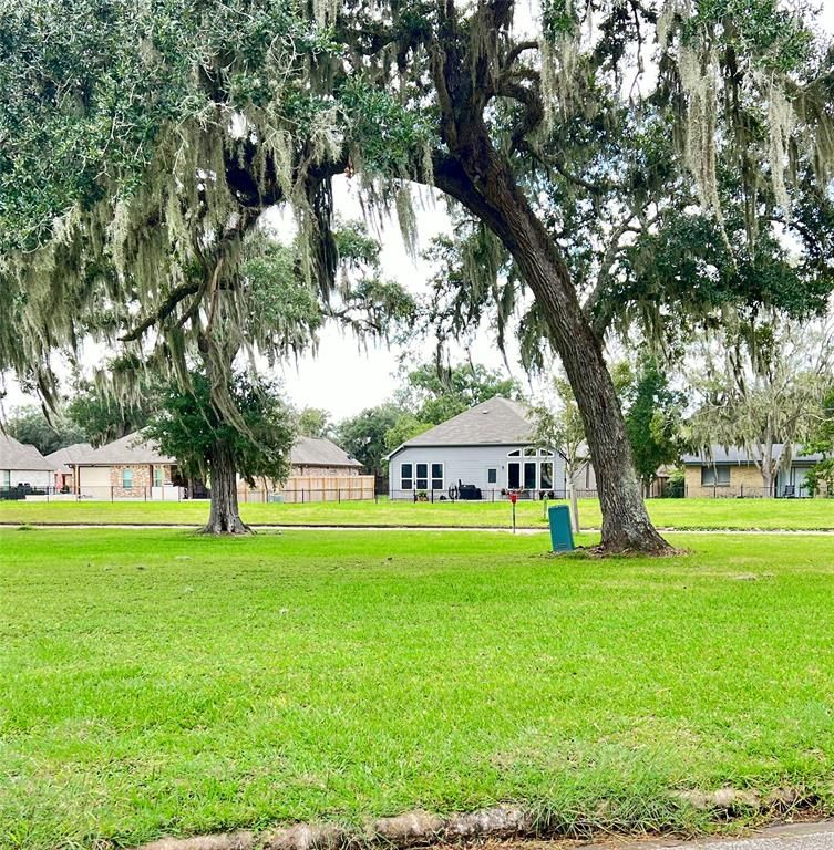 2268 Sunset Oaks Dr, West Columbia, TX 77486 | MLS# 78267876 | Trulia