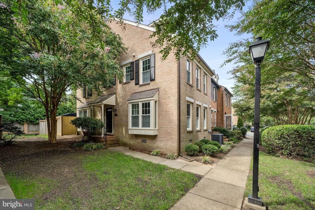 452 W Glebe Rd, Alexandria, VA 22305 - See Est. Value, Schools & More