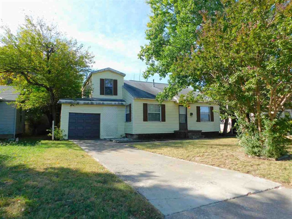 1308 NW Smith Ave, Lawton, OK 73507 - See Est. Value, Schools & More